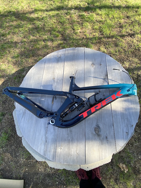 2022 Medium Trek Slash AL Frameset For Sale