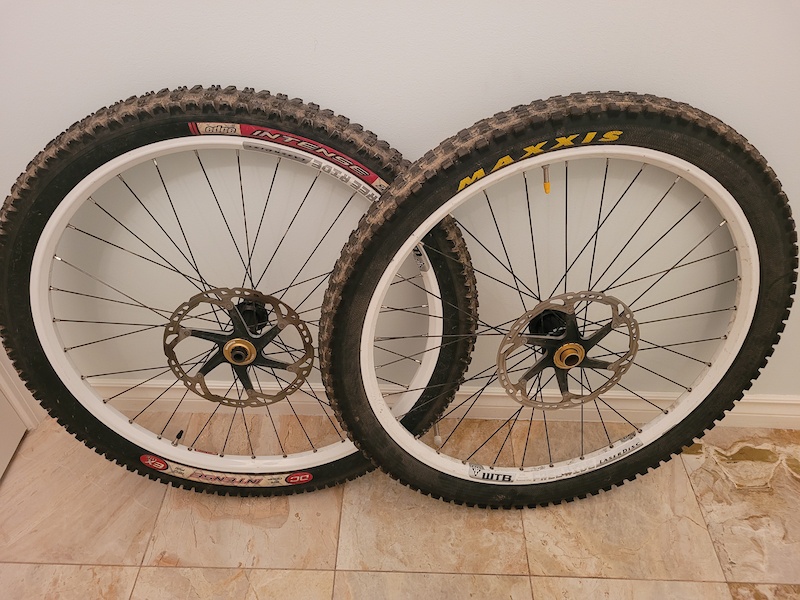 2012 Saint M810 hubs to WTB Freeride rims +rotors/tires For Sale