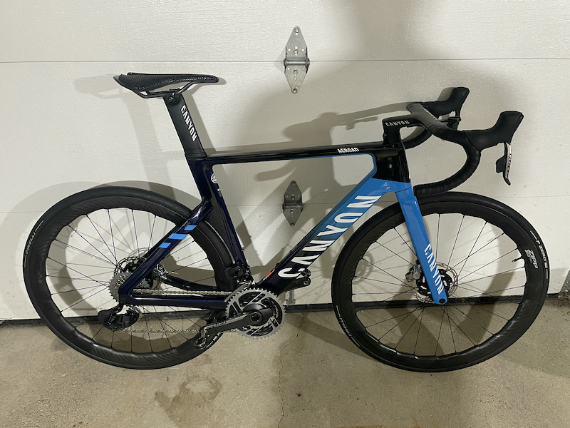 2023 Canyon Aeroad CFR sram red/zipp nsw 353 For Sale