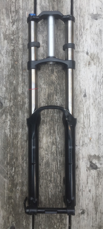 2016 RockShox Domain RC 200mm 27.5 dual crown fork (831) For Sale