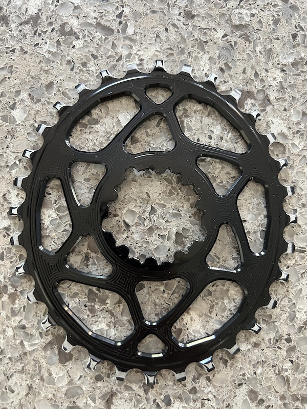 2022 Absolute Black 32T Oval for SRAM DUB cranks For Sale