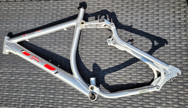 GT LTS-2000 1998 frame For Sale