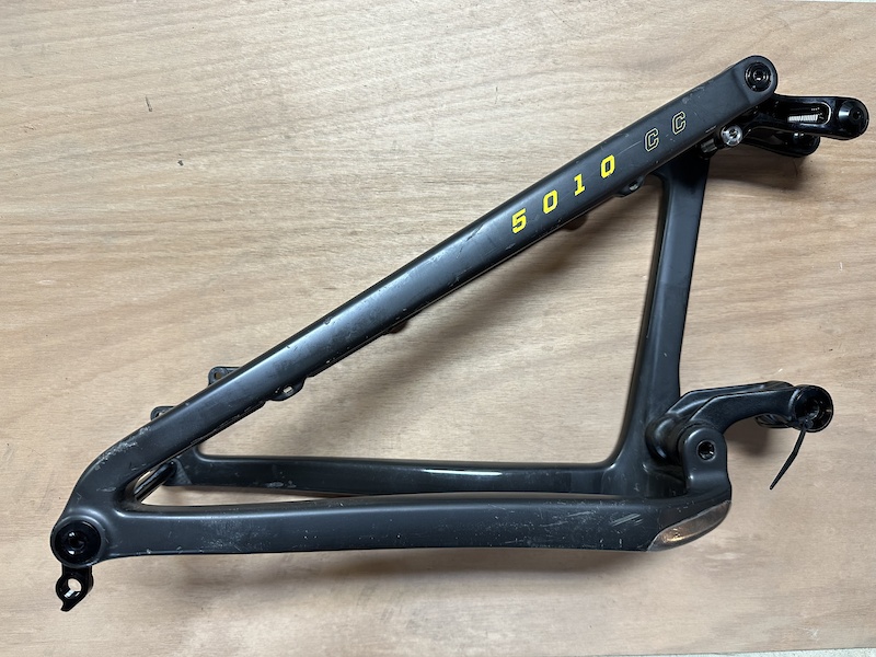 2017 Santa Cruz V2 5010 rear triangle and linkages For Sale