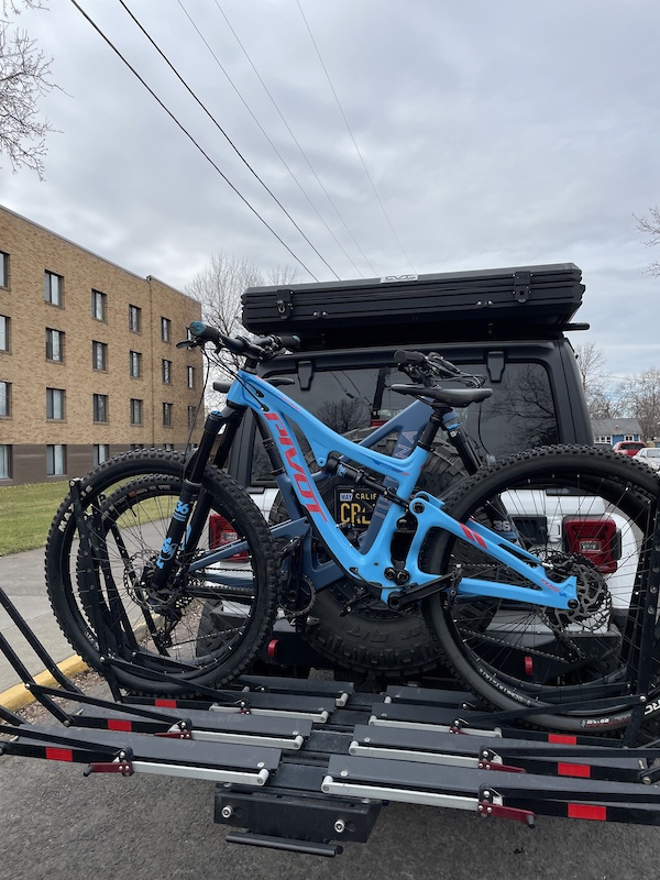 2018 Carbon Fiber Pivot Switchblade For Sale