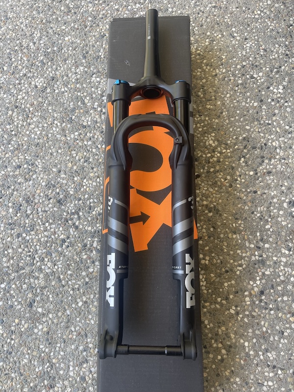 2022 Fox 32 Step-Cast Performance Fork For Sale