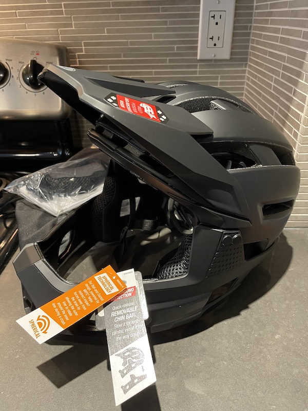 2023 Bell Super Air R medium black Brand New For Sale