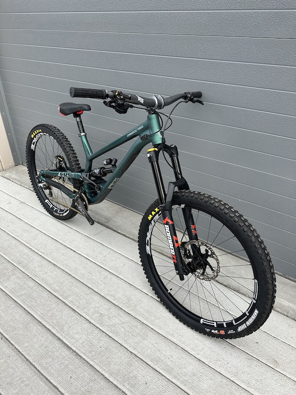 2023 Commencal FRS Custom Build (Large) For Sale