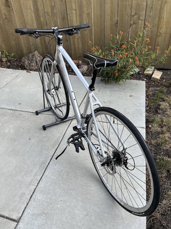 2016 Fuji Absolute 1.1 Disc Hybrid Bike (Medium) For Sale