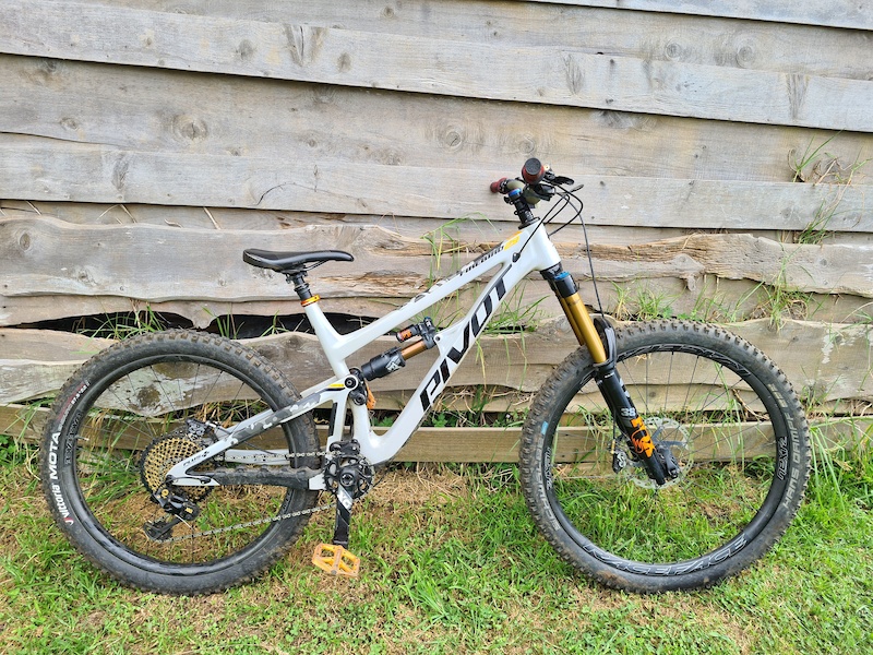 2019 BIKE FRAME - PIVOT FIREBIRD For Sale