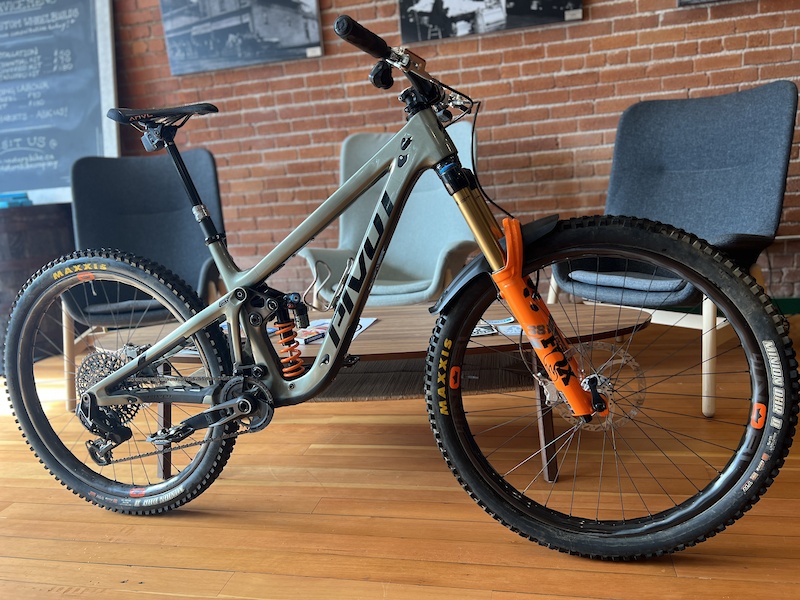 2023 Pivot Firebird dream build For Sale