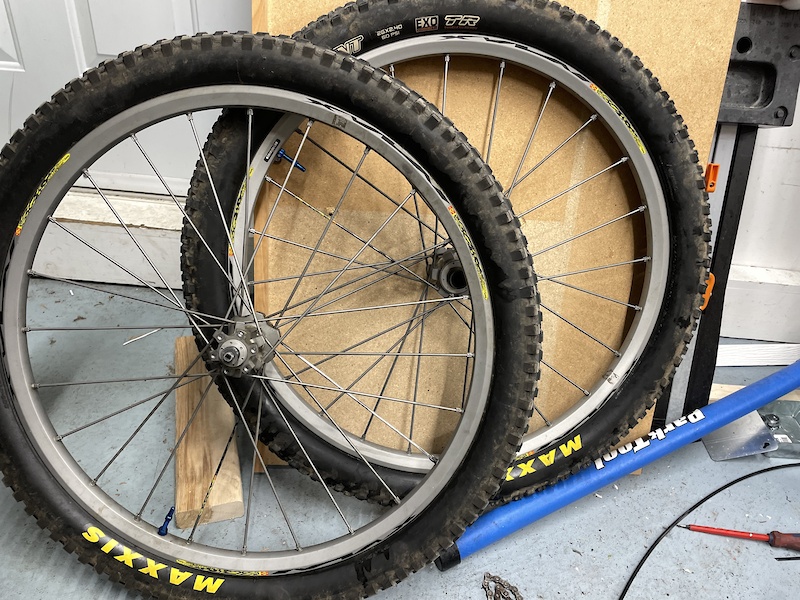 2007 Mavic crossmax 26 gray + tire tubeless For Sale