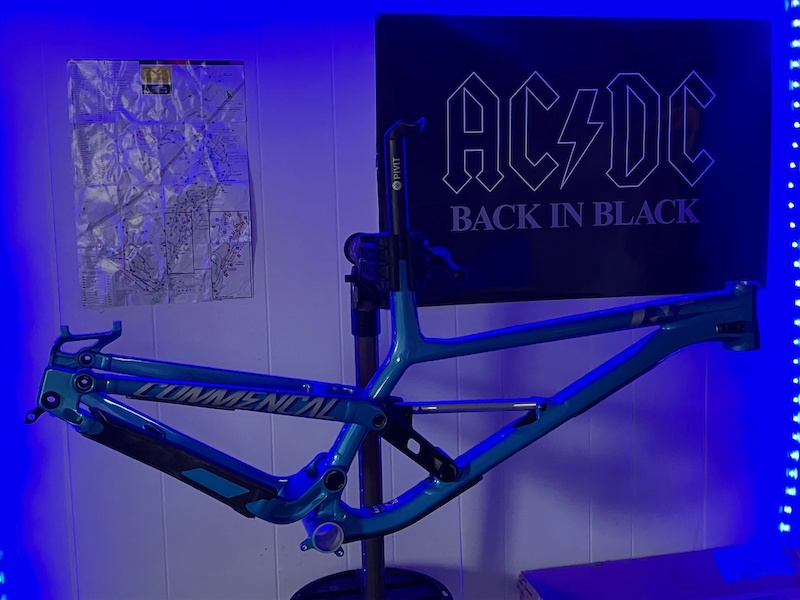 2020 Commencal FRS frame/ parts Insane deal For Sale