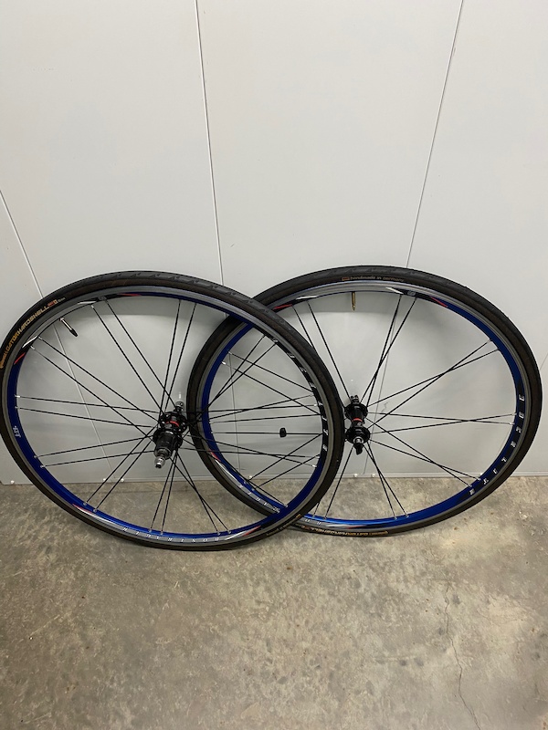 Wheelset 700c Rim Brake 8,9,10 spd w/Conti Gatorskins For Sale