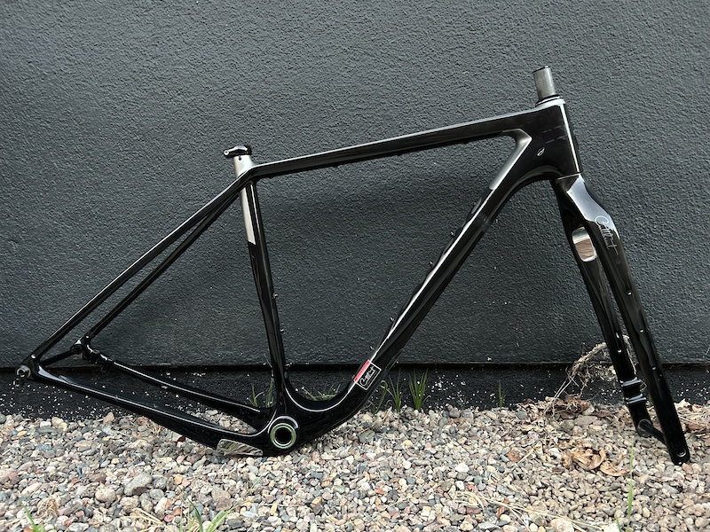 2022 SALSA CUTTHROAT 56cm For Sale