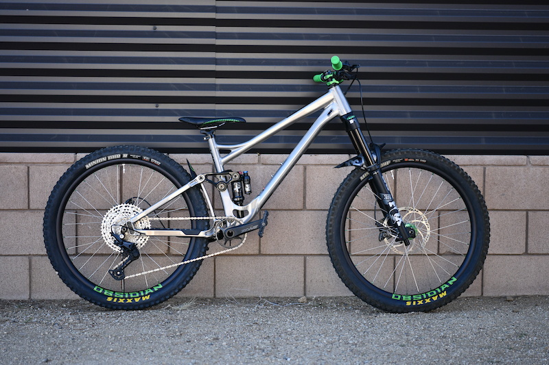 2023 Banshee Spitfire V3.2 Small, 26 Inch wheels For Sale