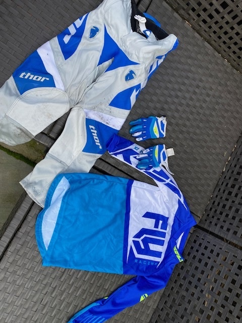 2015 Kids Racing kit Age 5/6 For Sale
