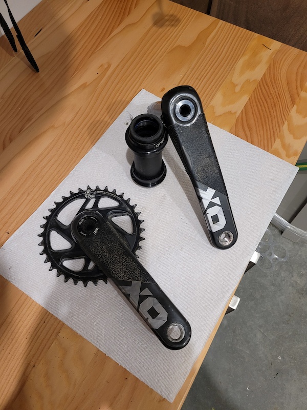 2022 sram xo crankset with sprocket and bottom bracket For Sale