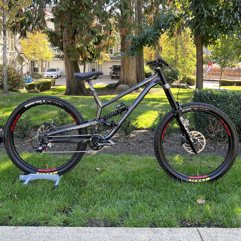 2022 Commencal Furious FRS Custom Build For Sale