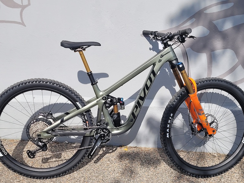 2023 Pivot Firebird small XT XTR Air build, glacier green For Sale