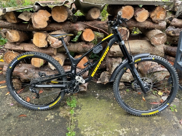 2021 Nukeproof Dissent comp 290 For Sale