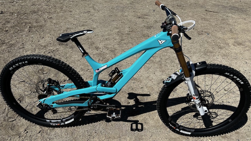 2023 YT TUES CORE4 LOTS OF UPGRADES 1 RIDE For Sale