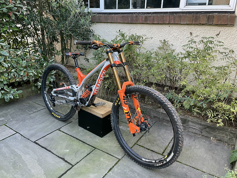 2021 commencal Supreme V4 For Sale