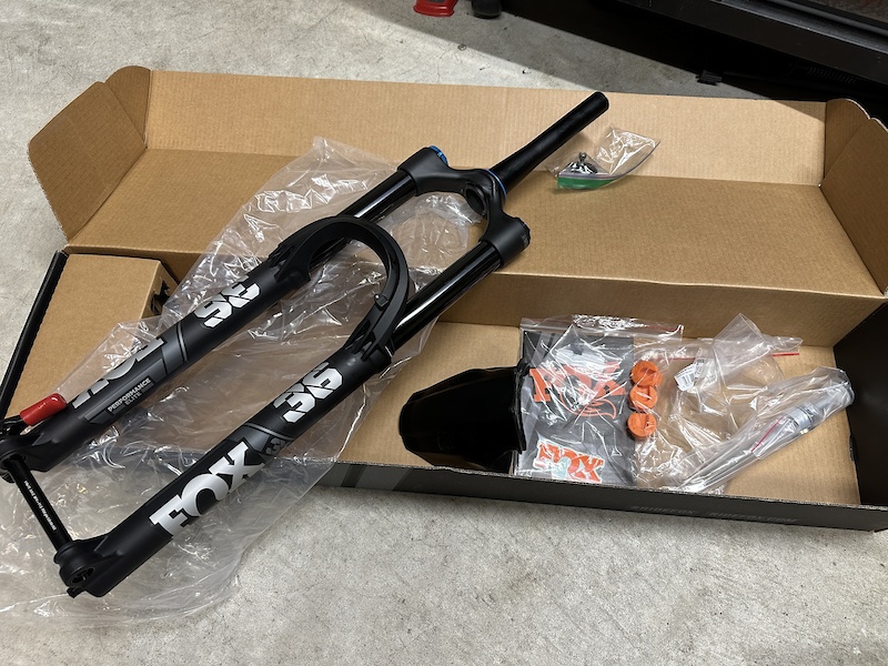 2022 Fox 36 Performance Elite fork 160mm w/extras For Sale