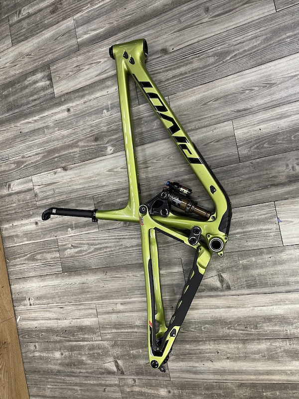 2023 Pivot cycle switchblade carbon frame XL 29” For Sale