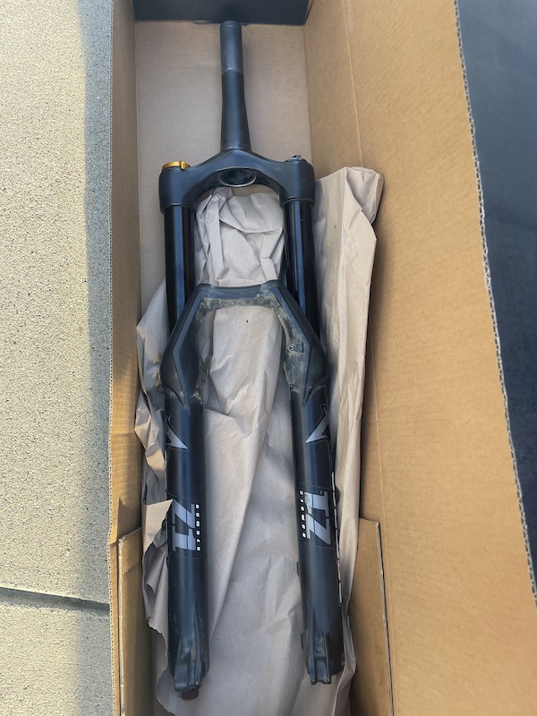 2020 Marzocchi Z1 coil 180 mm fork with play in bushings For Sale