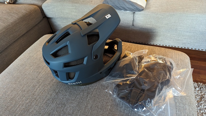 2023 Smith Mainline Full Face Helmet - Medium For Sale