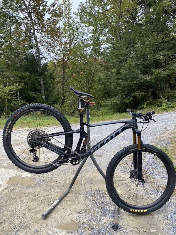 Medium Scott Spark Carbon XC with 29'' Wheel For Sale