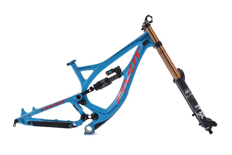2018 Pivot Phoenix Carbon DH + Fox 40 Factory For Sale