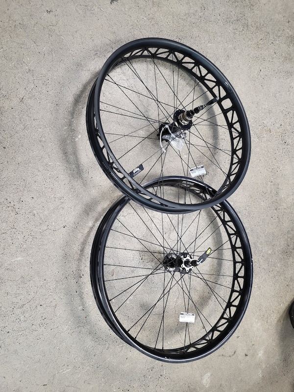 2016 Fatboy SL 26 Wheelset 135mm/190mm QR For Sale