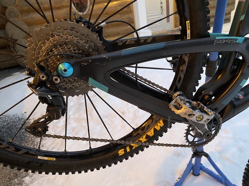 2017 YETI SB 4.5 Noir en carbone For Sale