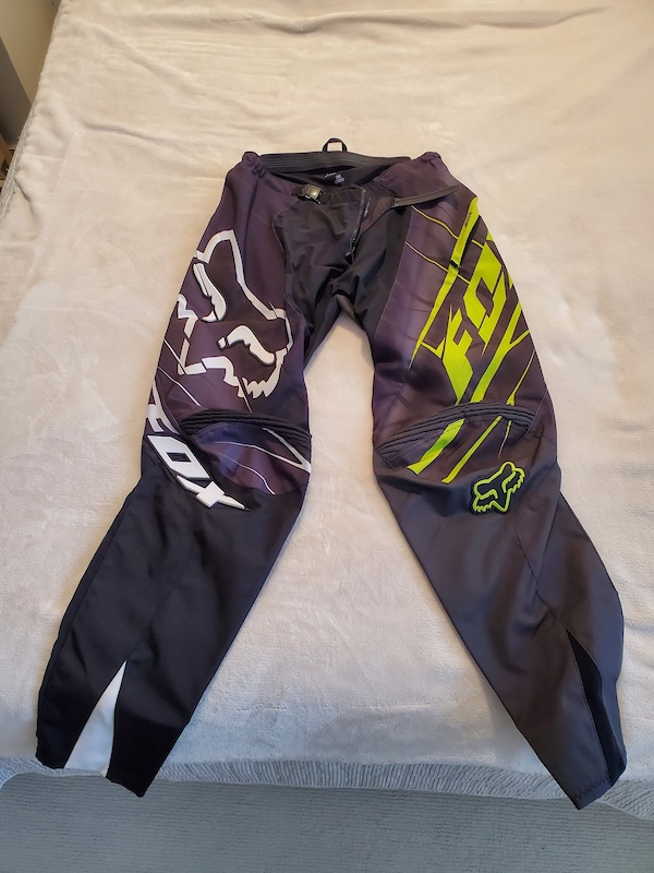 Fox Push pants, size 36 For Sale