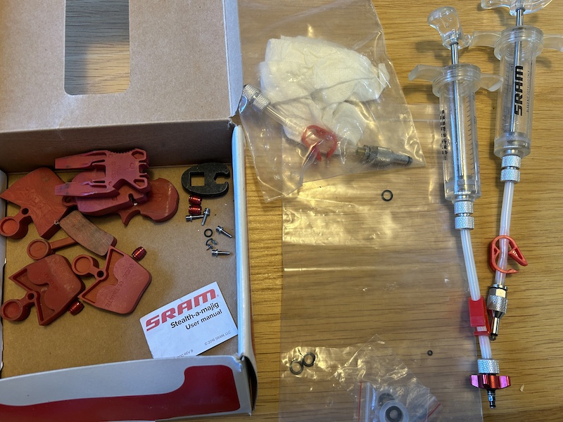 Sram pro bleed kit w/ bleeding edge For Sale