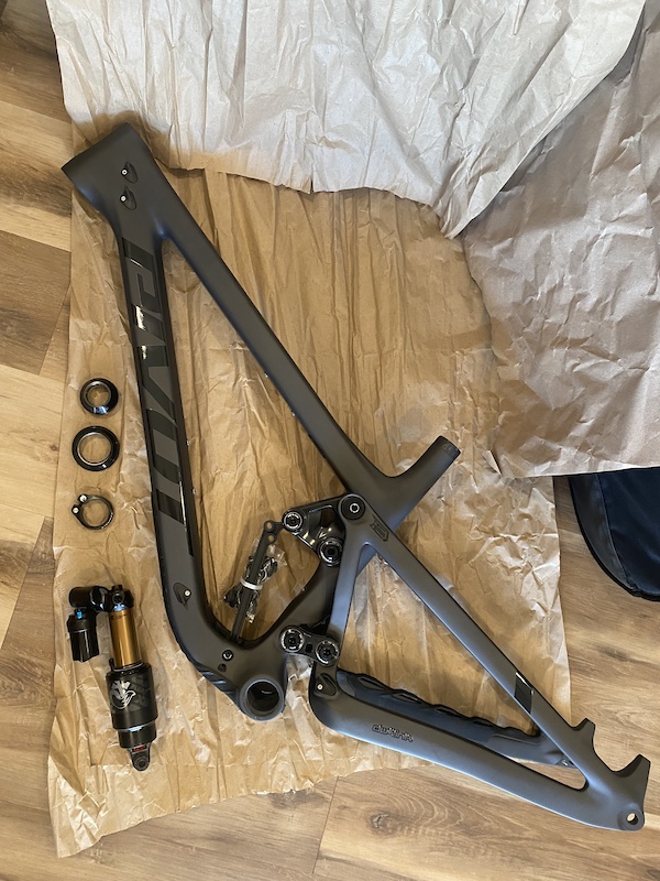 2023 ROLLING CHASSIS Pivot Mach 6 For Sale