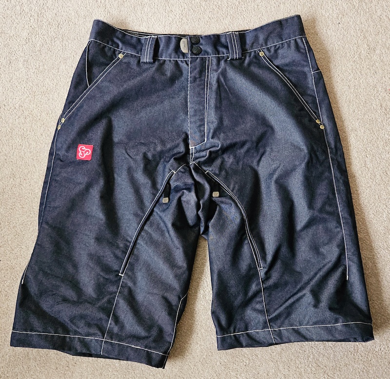 Somrio heavy duty riding shorts Size Large For Sale