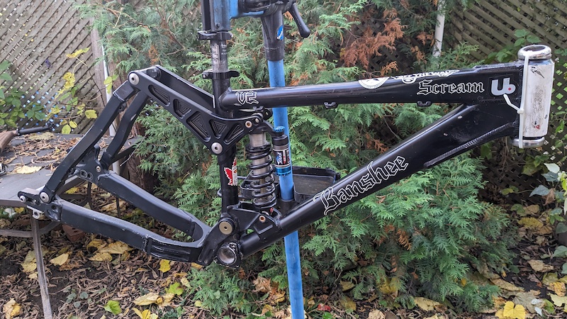 Banshee Scream frameset with fox DHX5.0 For Sale