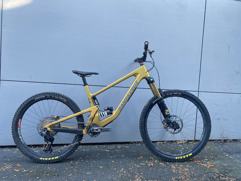 2022 Santa Cruz Bronson XL - New frame and other parts For Sale