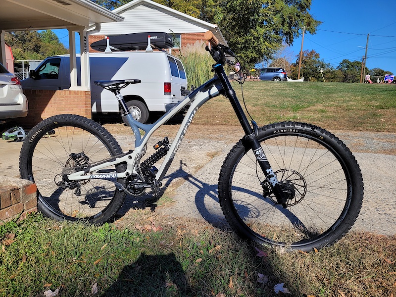 2020 Commencal Supreme V4 DH 29 Large For Sale