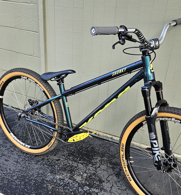2022 Custom Shonky Dirt jumper For Sale