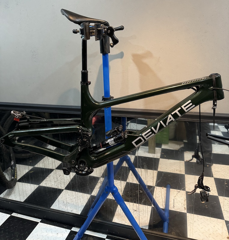 2023 Deviate Claymore XL frame and shock For Sale