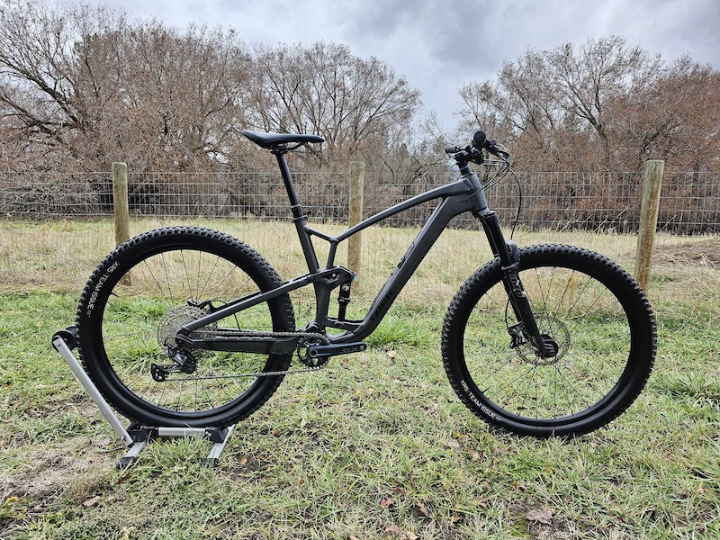 2023 Trek Fuel EX 7 Gen 6 - XL / 50 miles For Sale