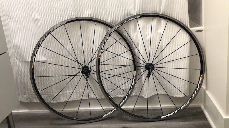 Mavic Aksium Wheelset - Rim Brake 700c For Sale