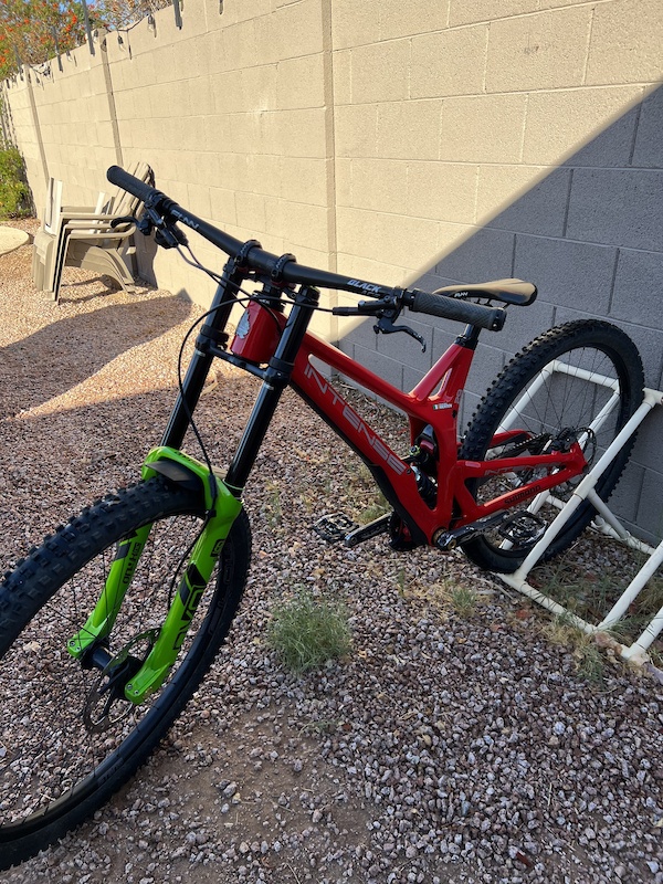 2022 Intense Cycles M29 DH Bike For Sale