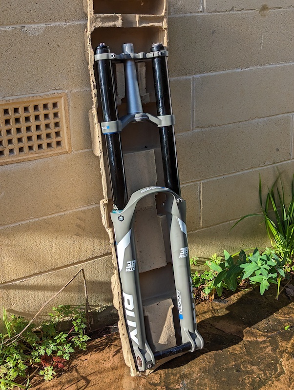 2022 SR Suntour RUX 38 - 29 For Sale