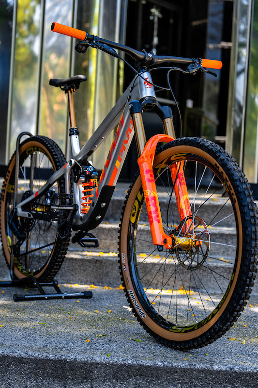 2024 Pivot Firebird Ride GX/X01 For Sale