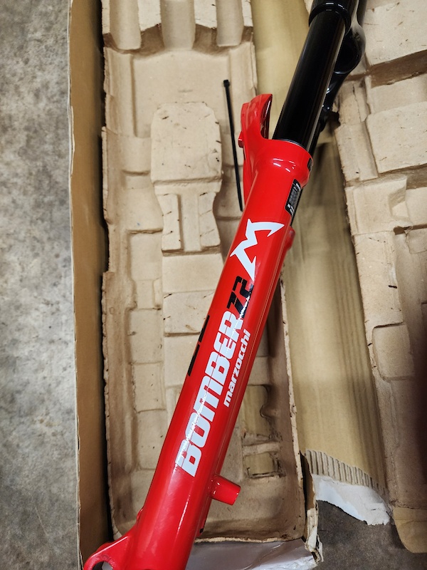 2022 Marzocchi Bomber Z2 air. 140mm.SHIPPED For Sale