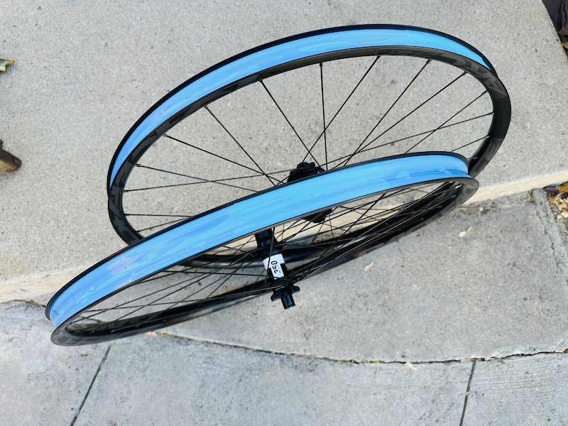 2023 29" RACEFACE ARC 30 rims laced to DT SWISS 350 hubs For Sale